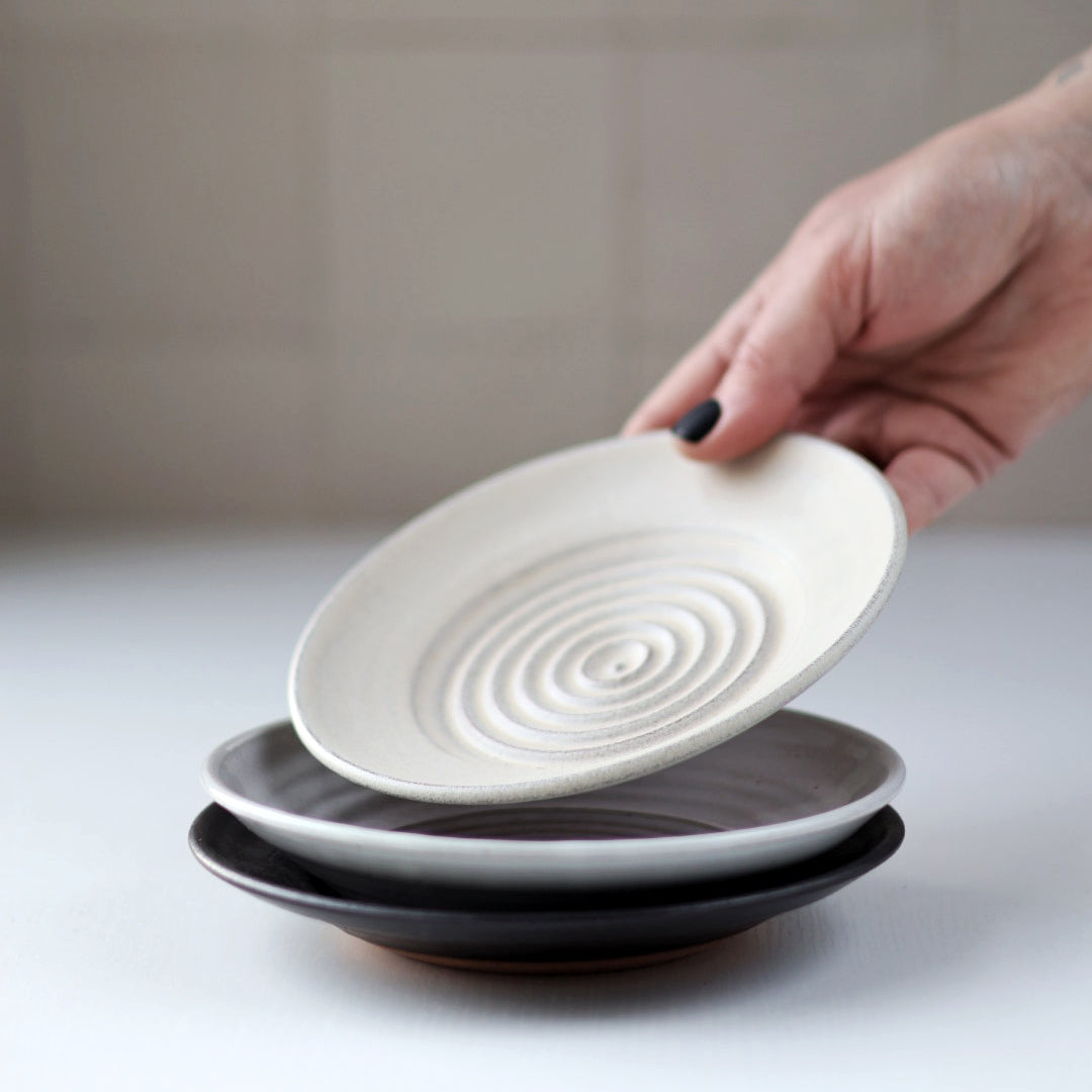 Garlic Plates – Rebecca Graves Pottery