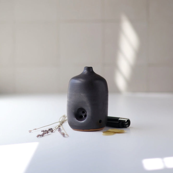 Ruse Bud Vase – Rebecca Graves Pottery
